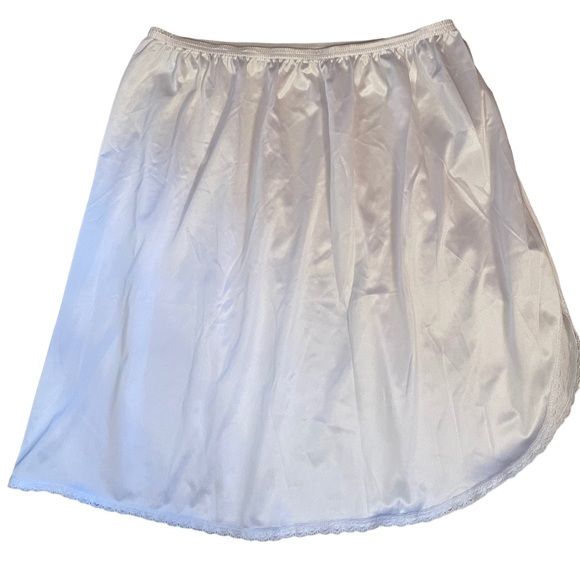 Vanity Fair | Intimates & Sleepwear | Vanity Fair Vintage White Silky ...